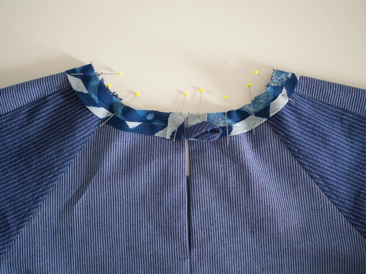 The Collins Top Sew-along : Binding the neckline — In the Folds