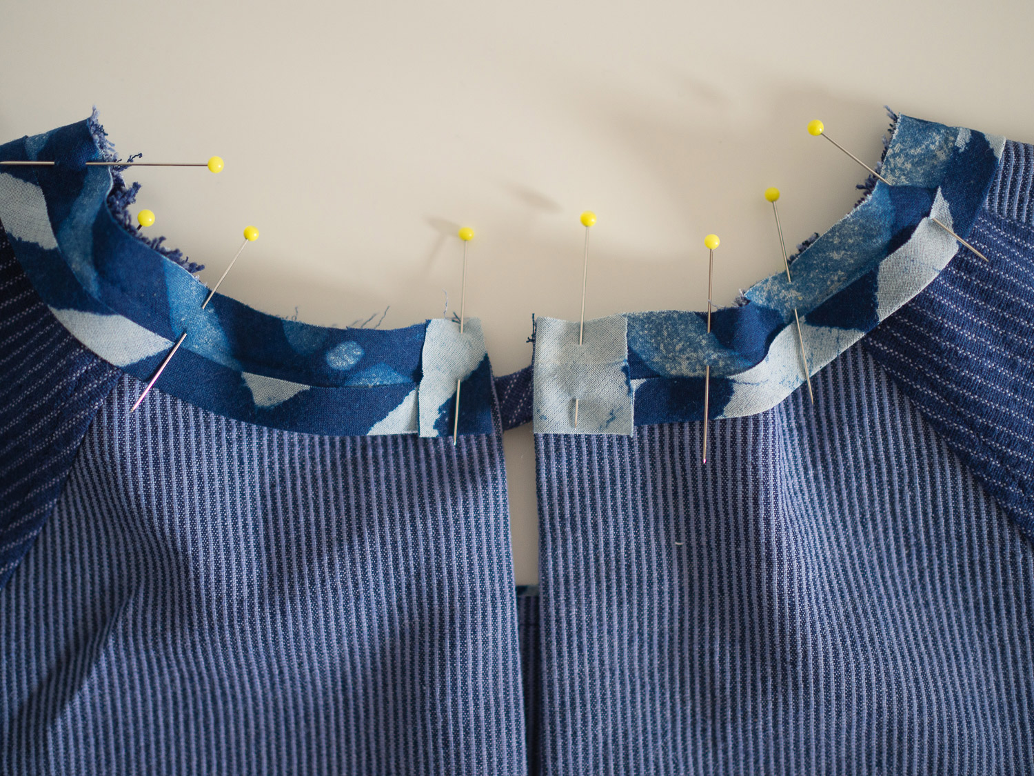 The Collins Top Sew-along : Binding the neckline — In the Folds