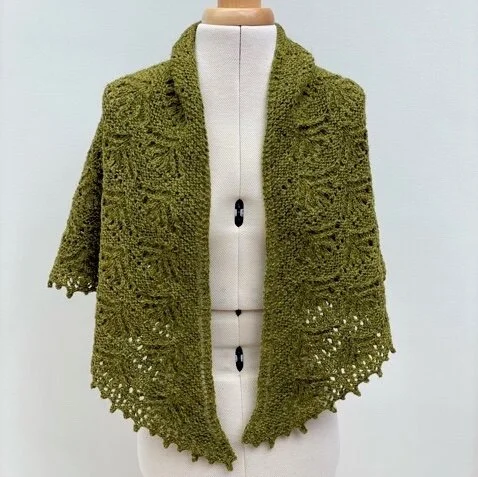 Seaweed inspiration for a Beachcomber Shawl by Emma Vining – The ...