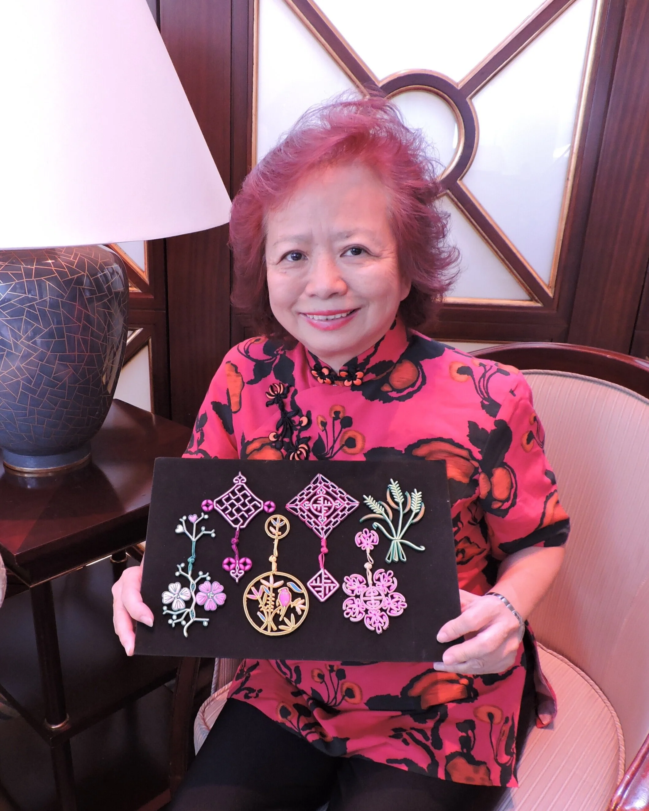 The Master of Traditional Handmade Silk Buttons 傳統花釦之工藝大師 - Fête Chinoise