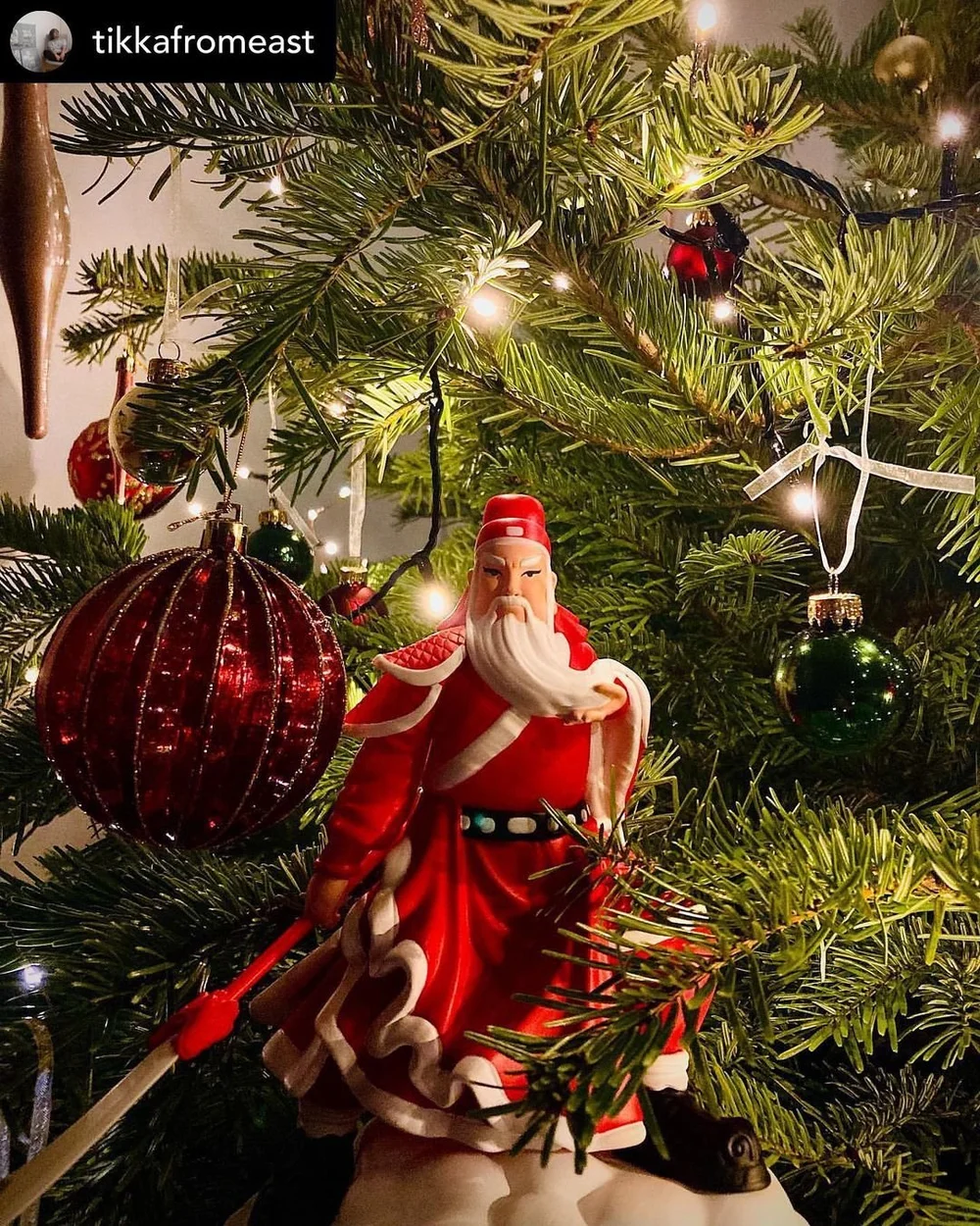 The Fusion of Christmas Moments in Chinese Art & Design - Fête Chinoise