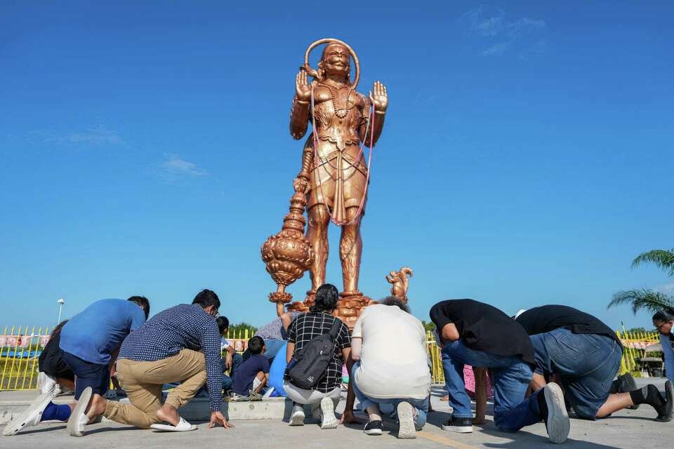90 Foot Tall Statue of Hindu Monkey God Erected in Texas — Fulcrum7