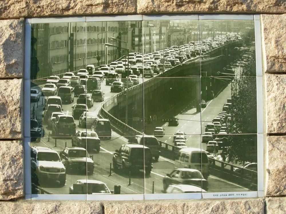 A Walk Down Cheonggyecheon in Seoul