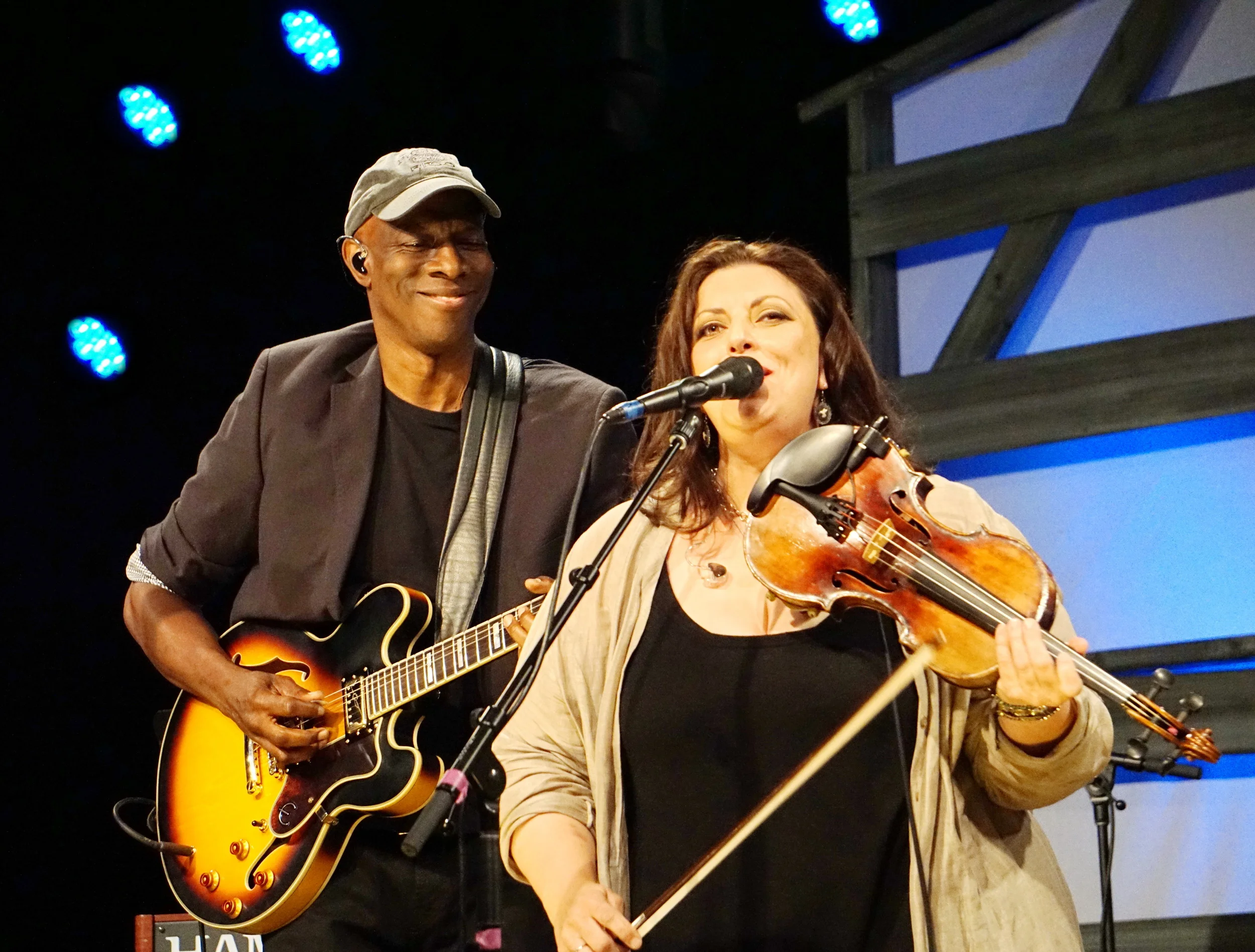 Andrea Zonn, "Rise" Album Preview — Nashville LIVE Music