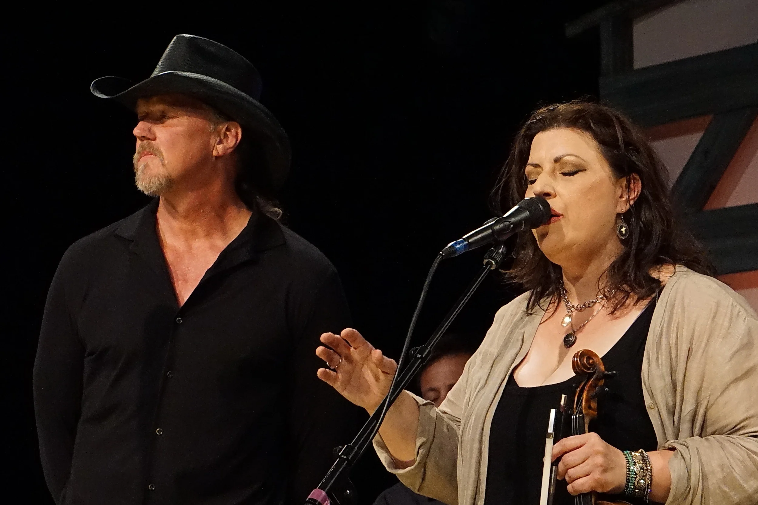 Andrea Zonn, "Rise" Album Preview — Nashville LIVE Music