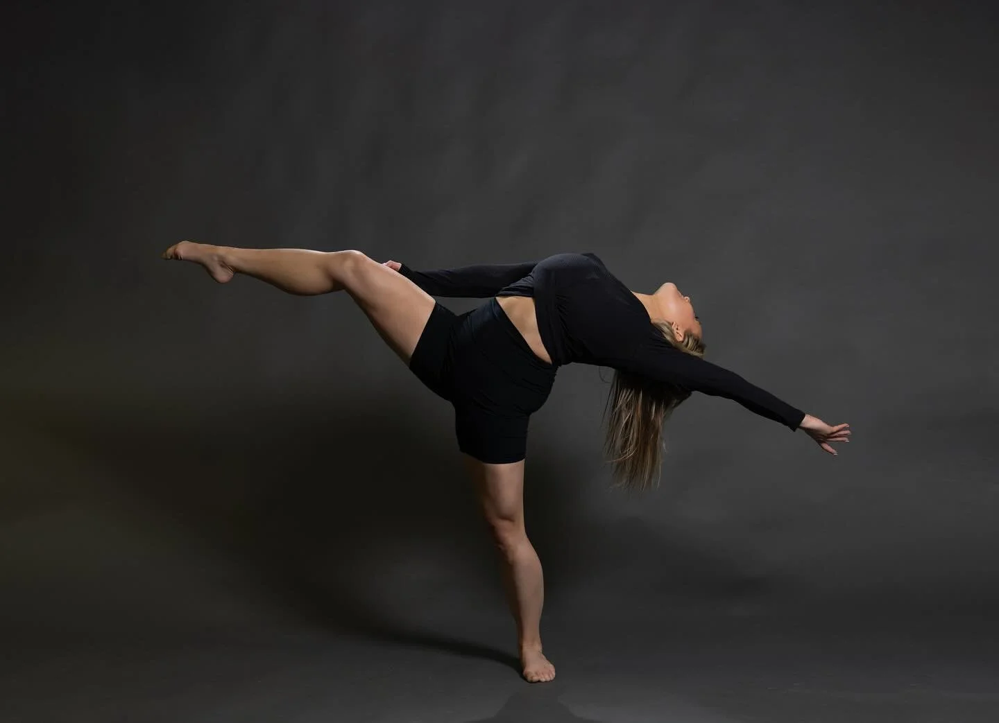 Project Moshen - Philadelphia's All Female Jazz Dance CompanyProject Moshen