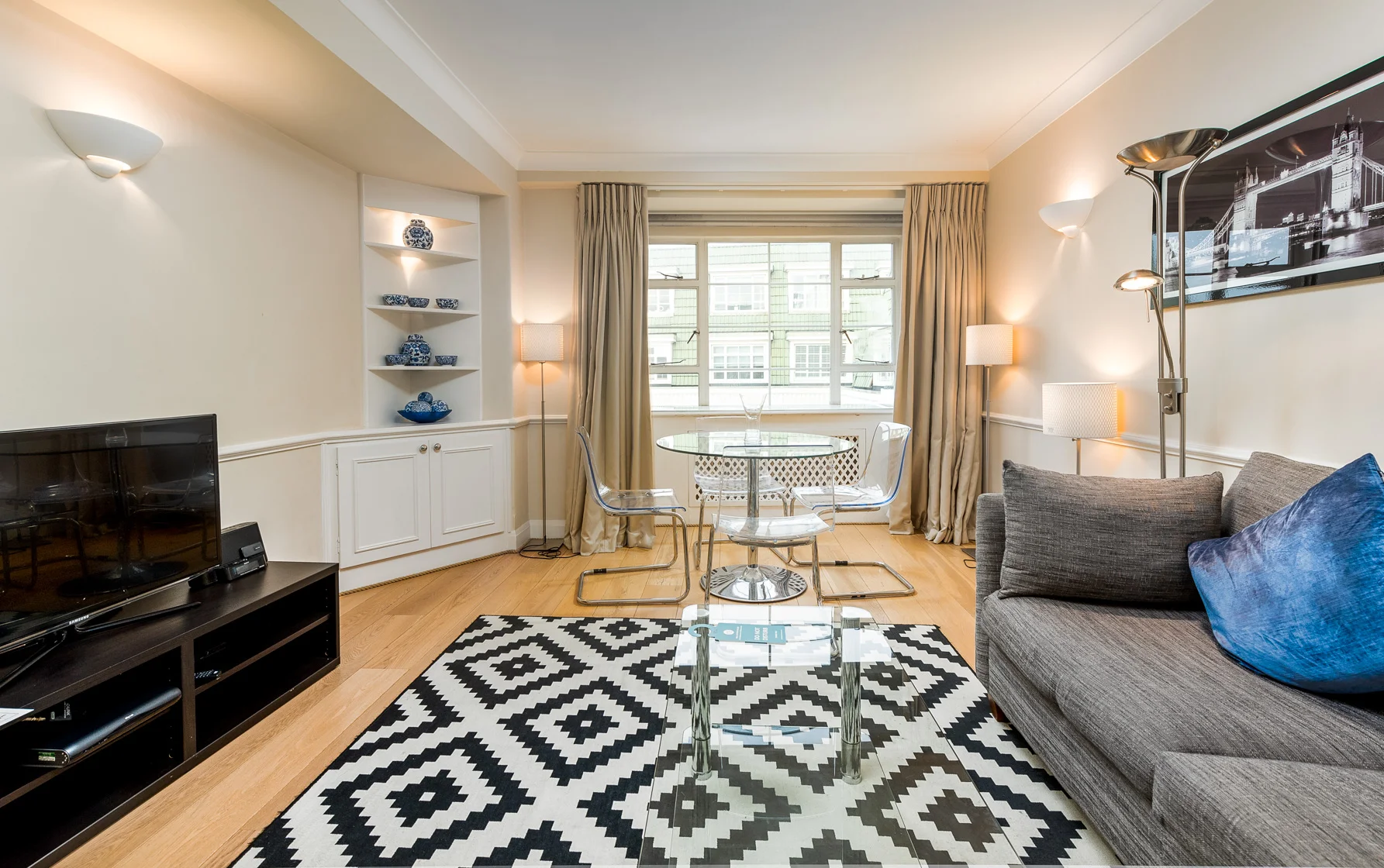 Shooting the Nell Gwynn house on Sloane Avenue, London. — Property ...