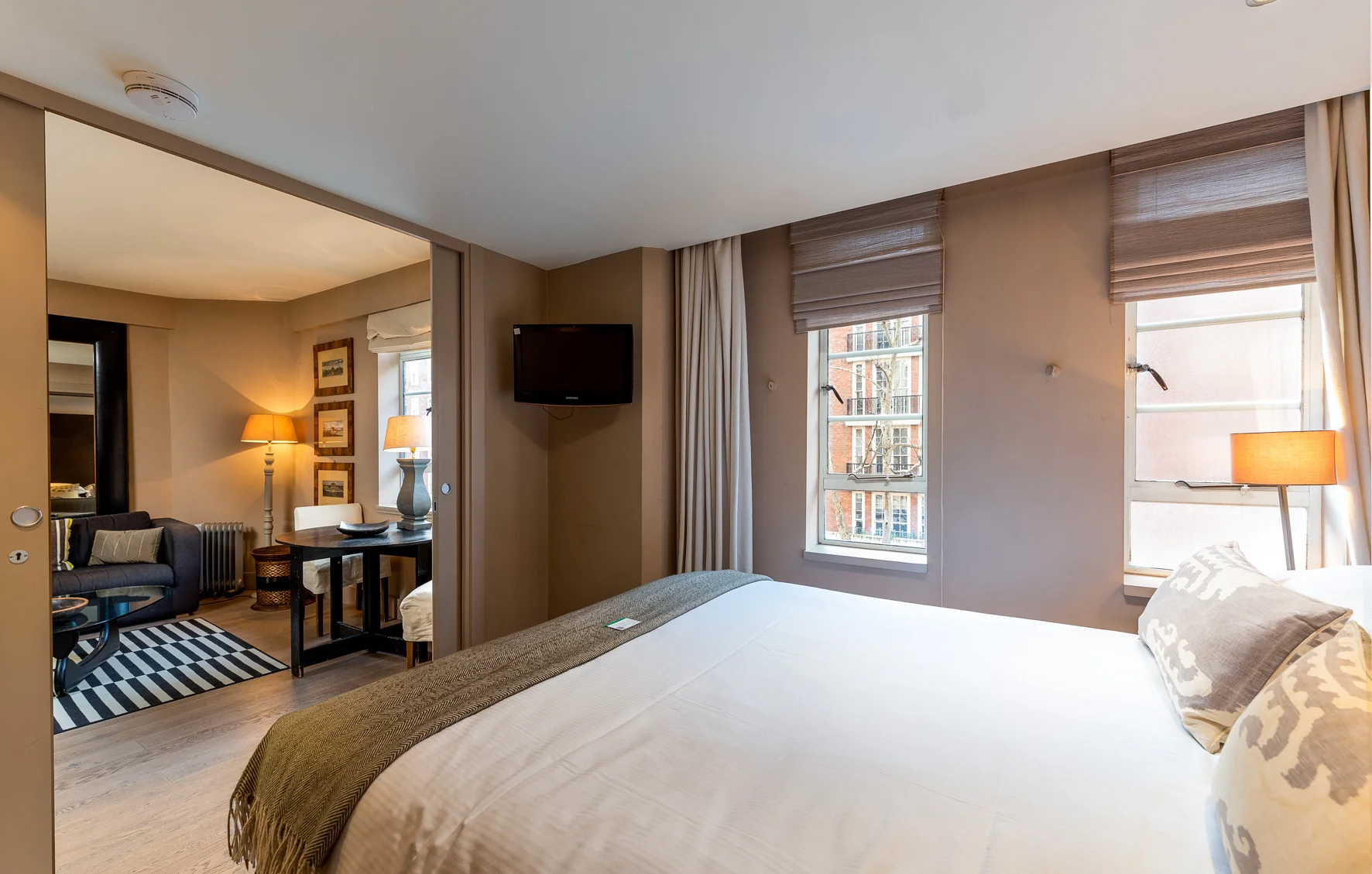 Shooting the Nell Gwynn house on Sloane Avenue, London. — Property ...