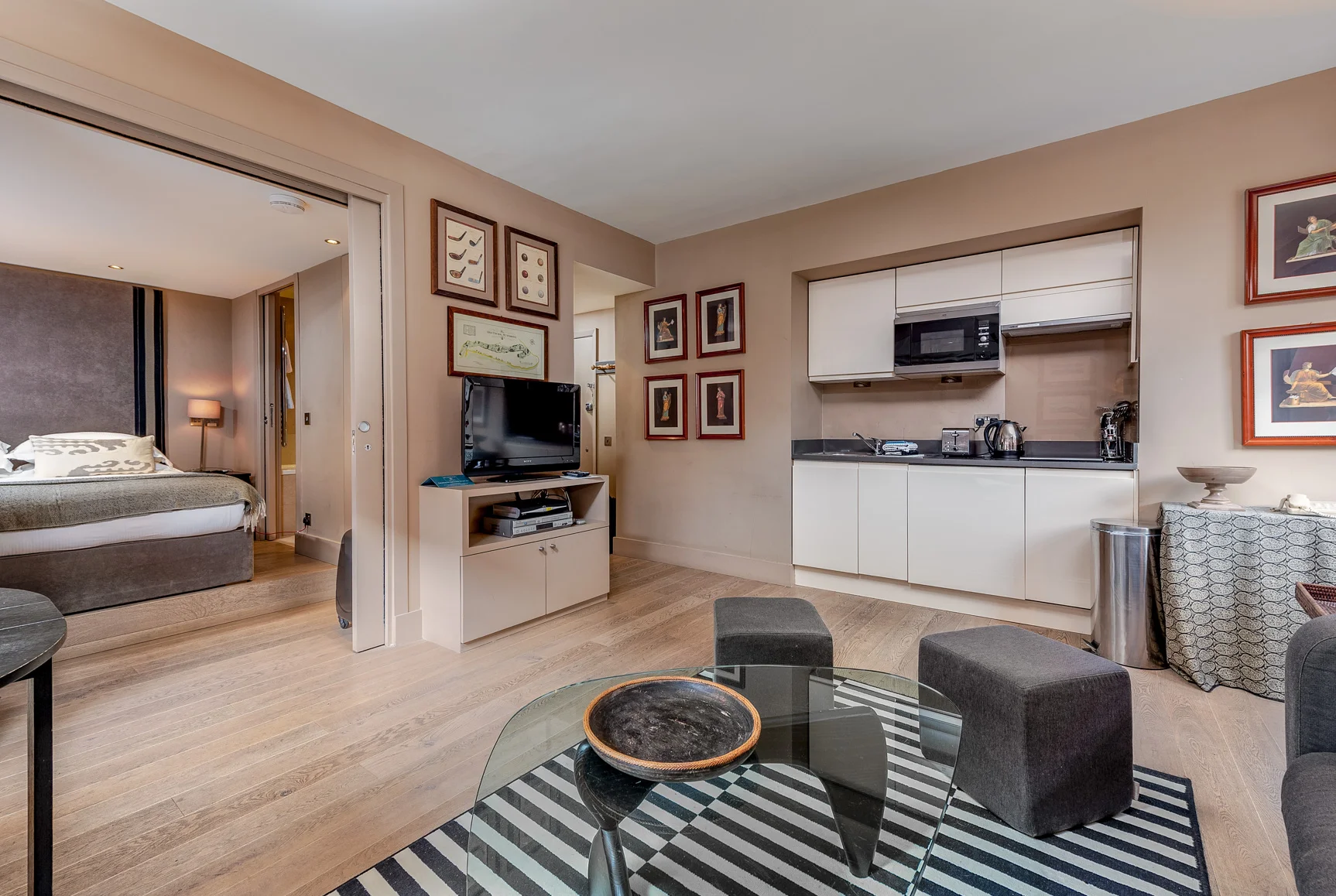 Shooting the Nell Gwynn house on Sloane Avenue, London. — Property ...