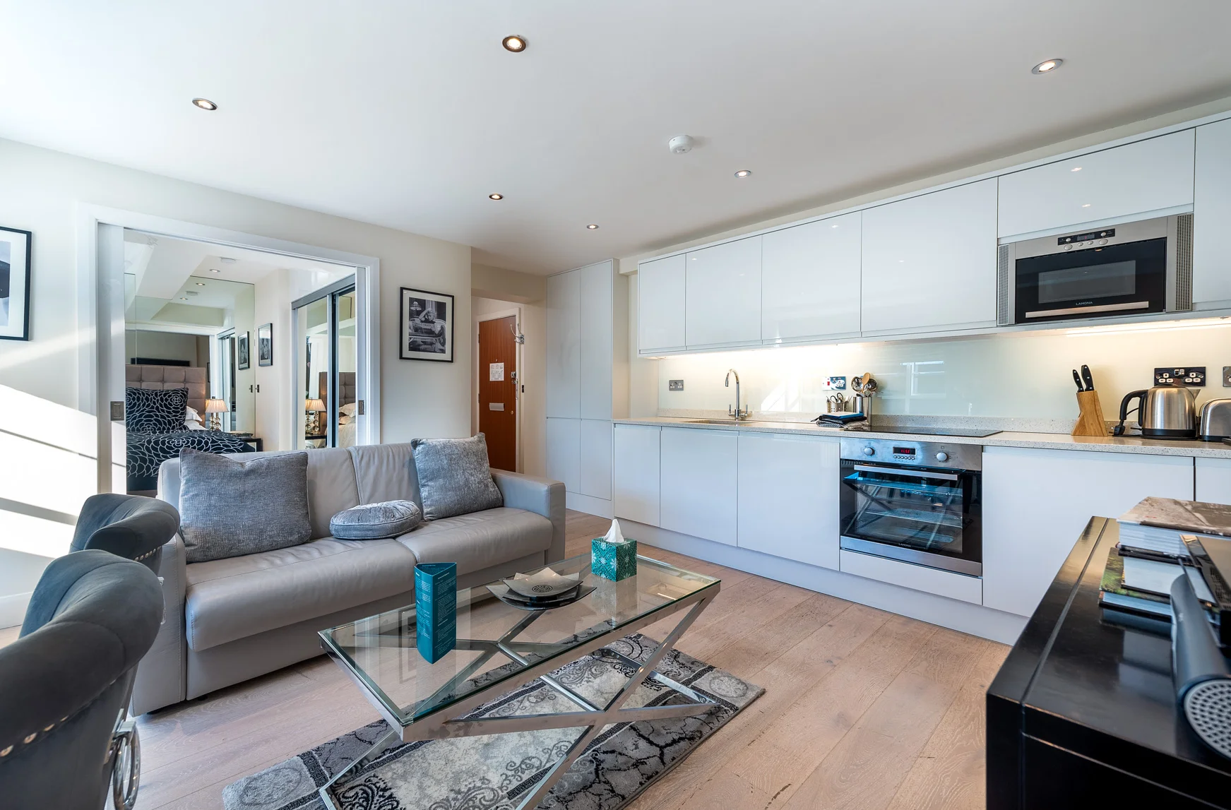 Shooting the Nell Gwynn house on Sloane Avenue, London. — Property ...