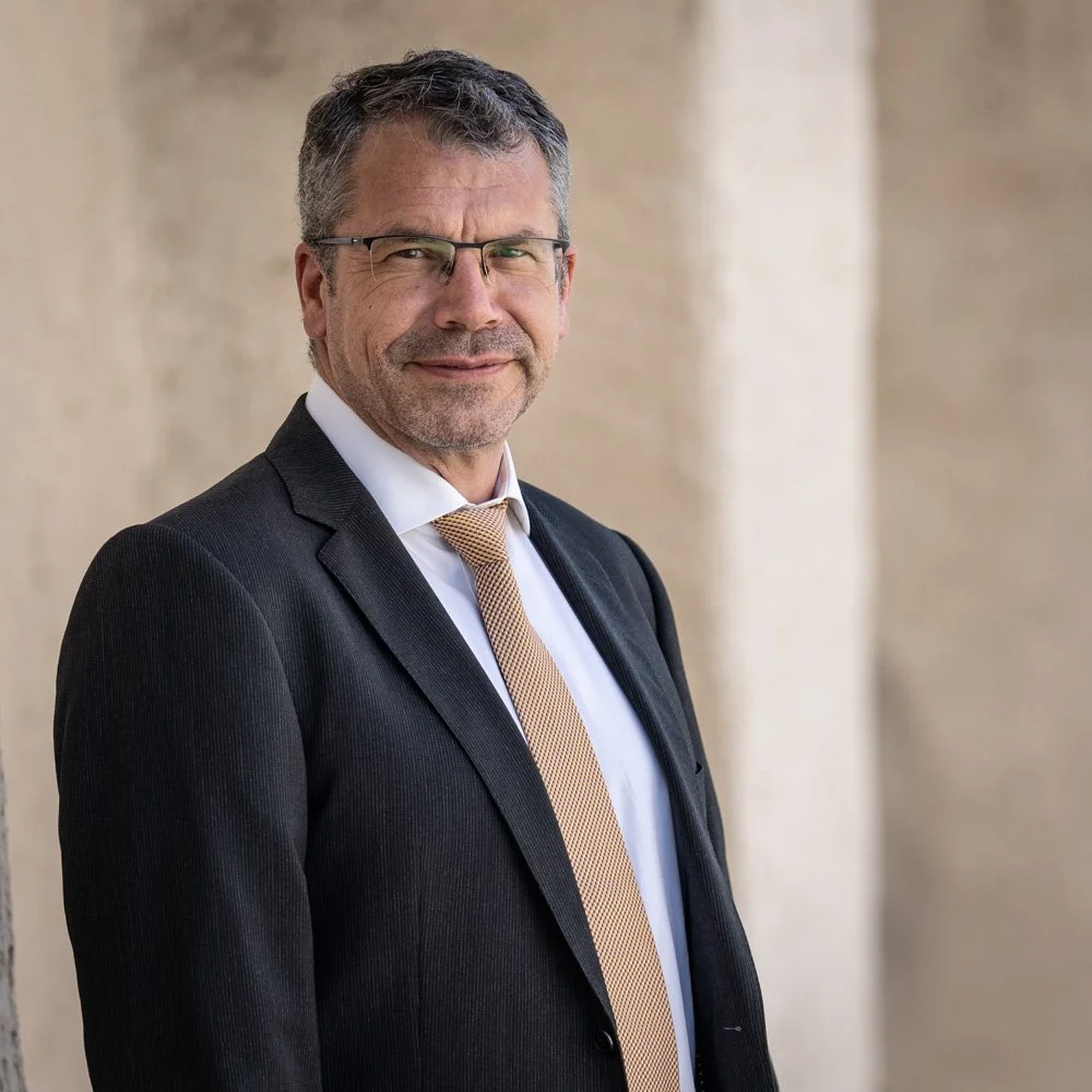 https://cuentax.ch/