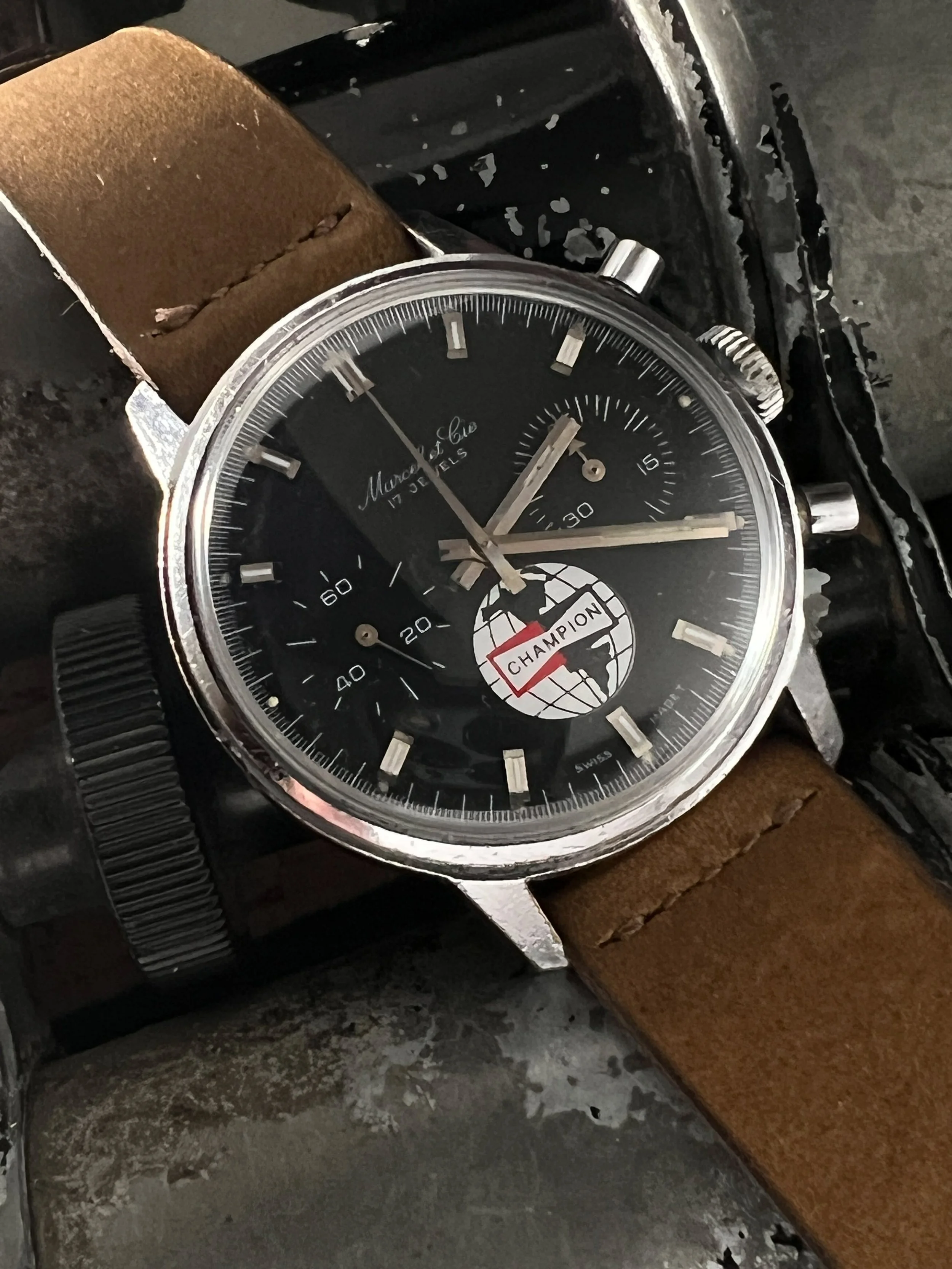Champion Swiss Chronograph Valjoux cal.7733 — Cool Vintage Watches