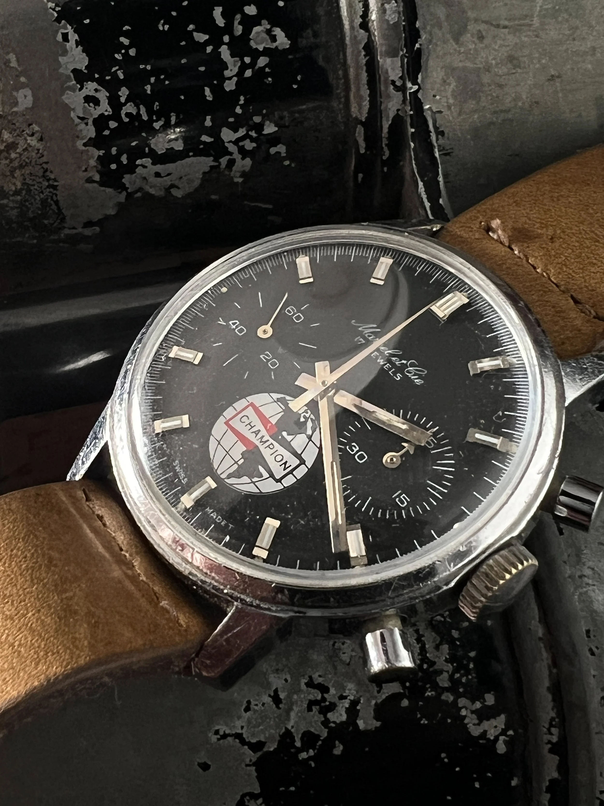 Champion Swiss Chronograph Valjoux cal.7733 — Cool Vintage Watches