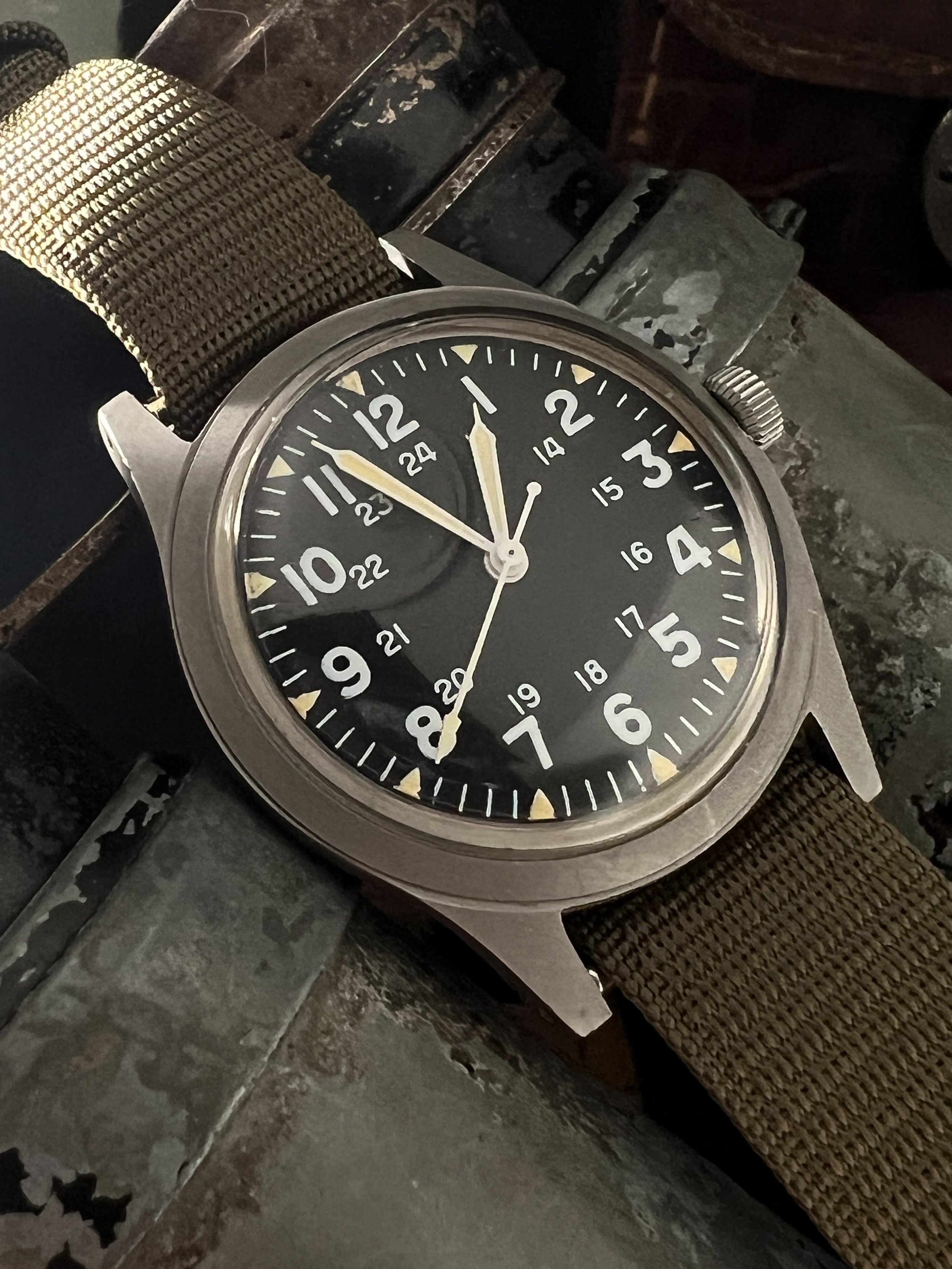 Military & Chrono — Cool Vintage Watches