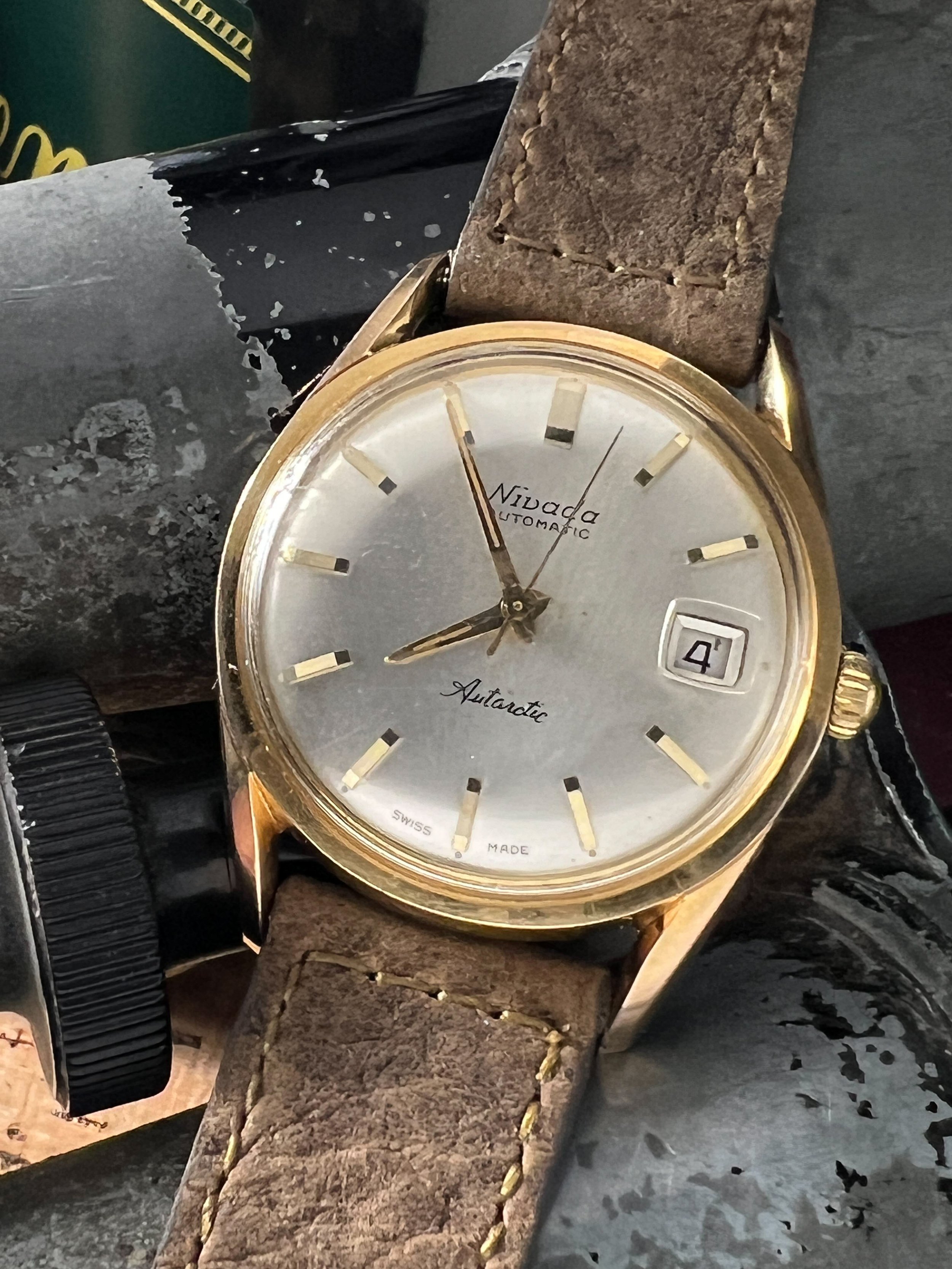 1960's Nivada Antarctic Date — Cool Vintage Watches