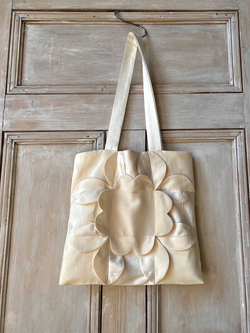 Flower Patchwork Tote bag - Downloadable PDF sewing Pattern — R O B E R ...