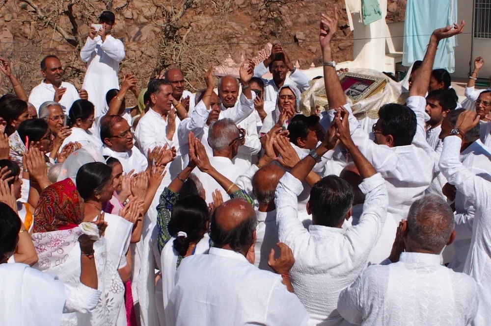 Devotional worship of the original Atma Siddhi Shastra handwritten by ...