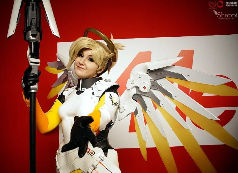 Mercy Puts On Her Stethoscope In This Awesome OVERWATCH Cosplay ...