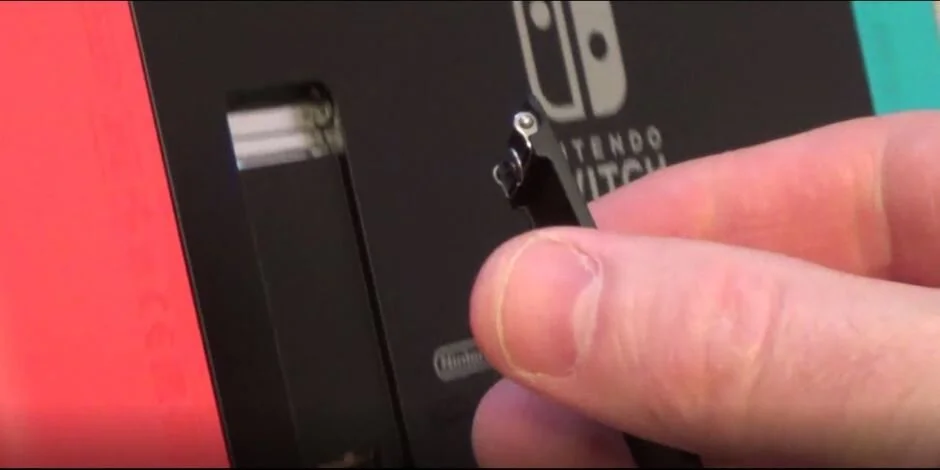 How To Fix That Loose Or Broken Kickstand On Your Nintendo Switch ...