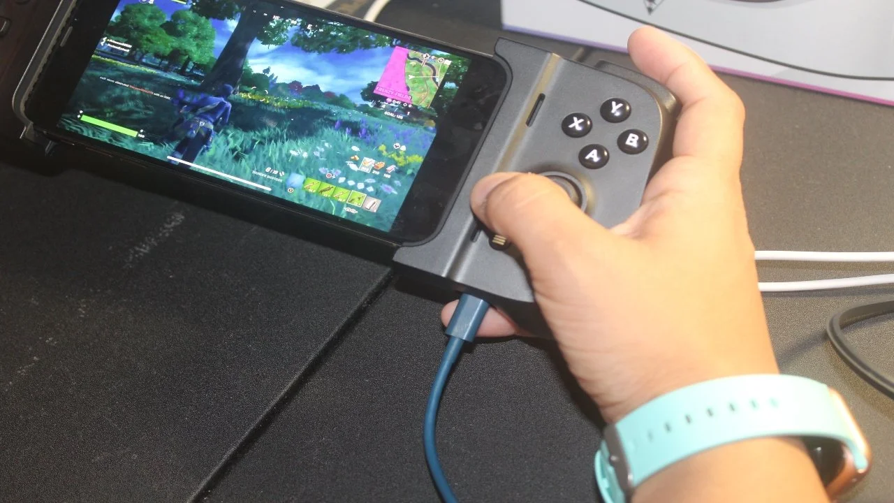 Gamevice Flex Review: Convenience And Quality All-In-One Package ...