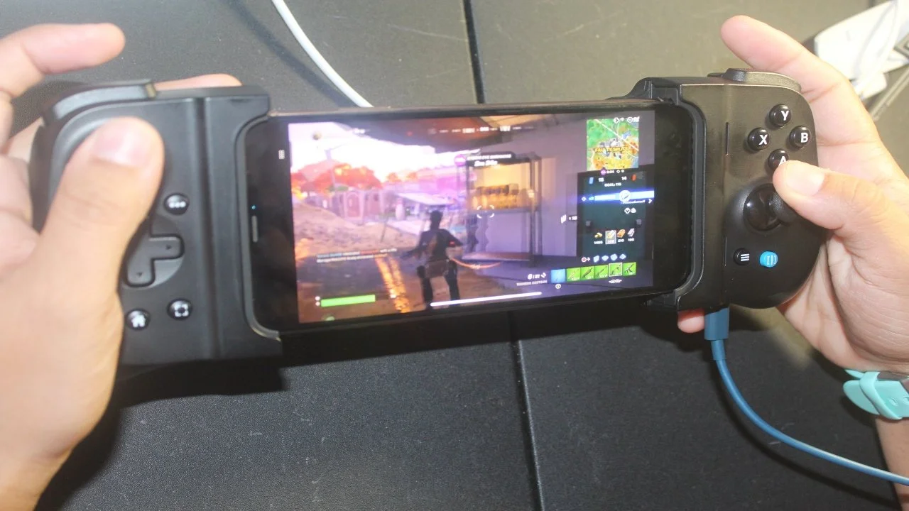 Gamevice Flex Review: Convenience And Quality All-In-One Package ...
