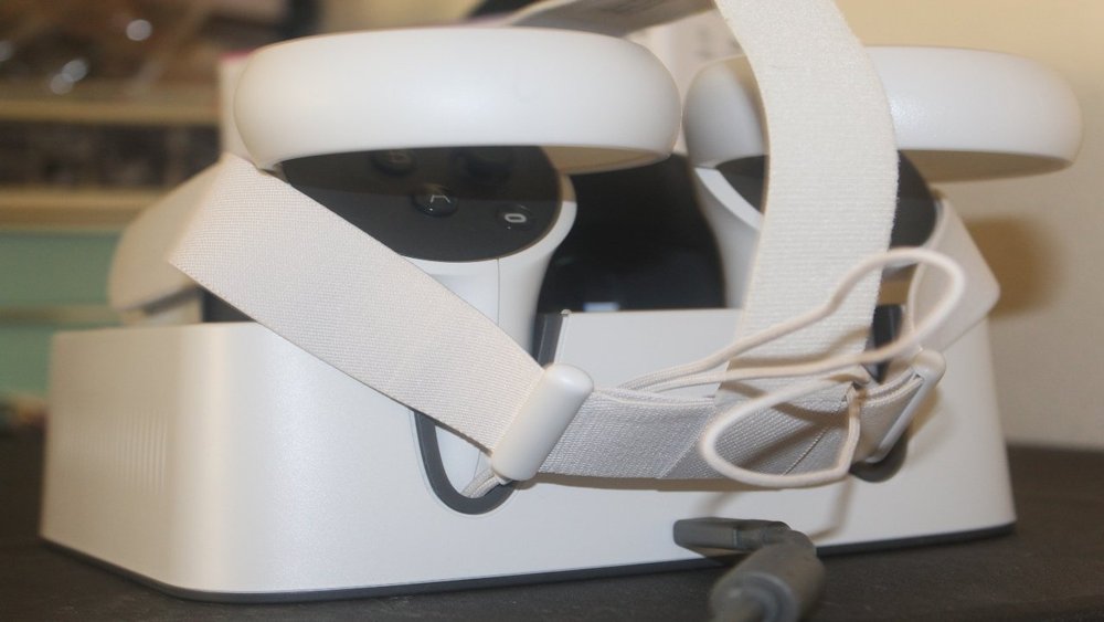 Turtle Beach Fuel VR Meta Quest 2 Charger Review: Compact And ...