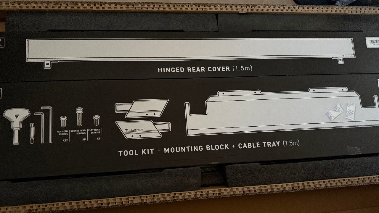 Secretlab Magnus Pro Desk Review: I Think I Can Literally Stand On It ...