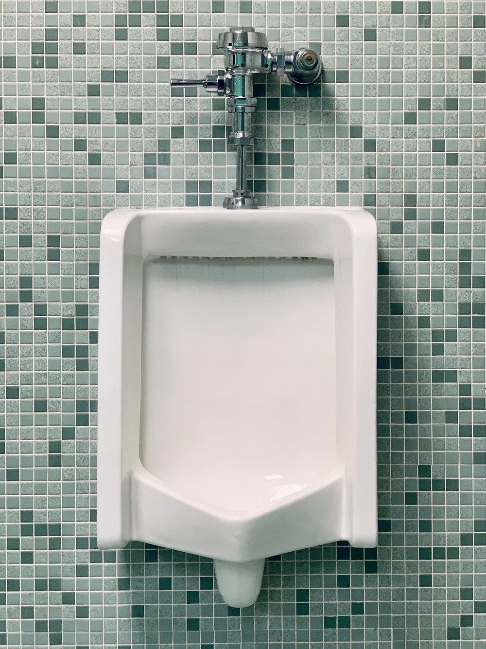 Problems with Water-Using Urinals | Waterless Co Inc.