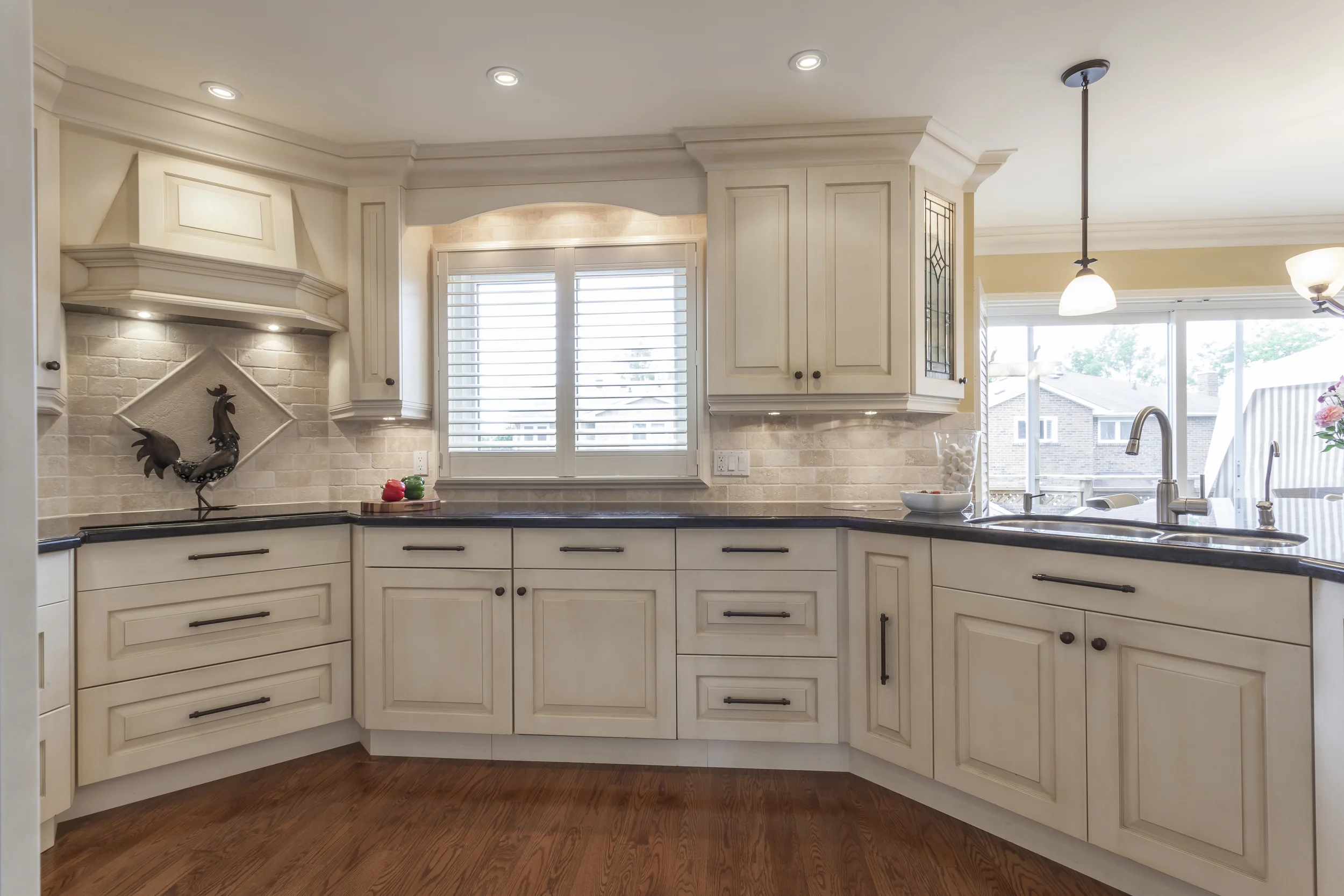 Traditional — KITCHEN COURT