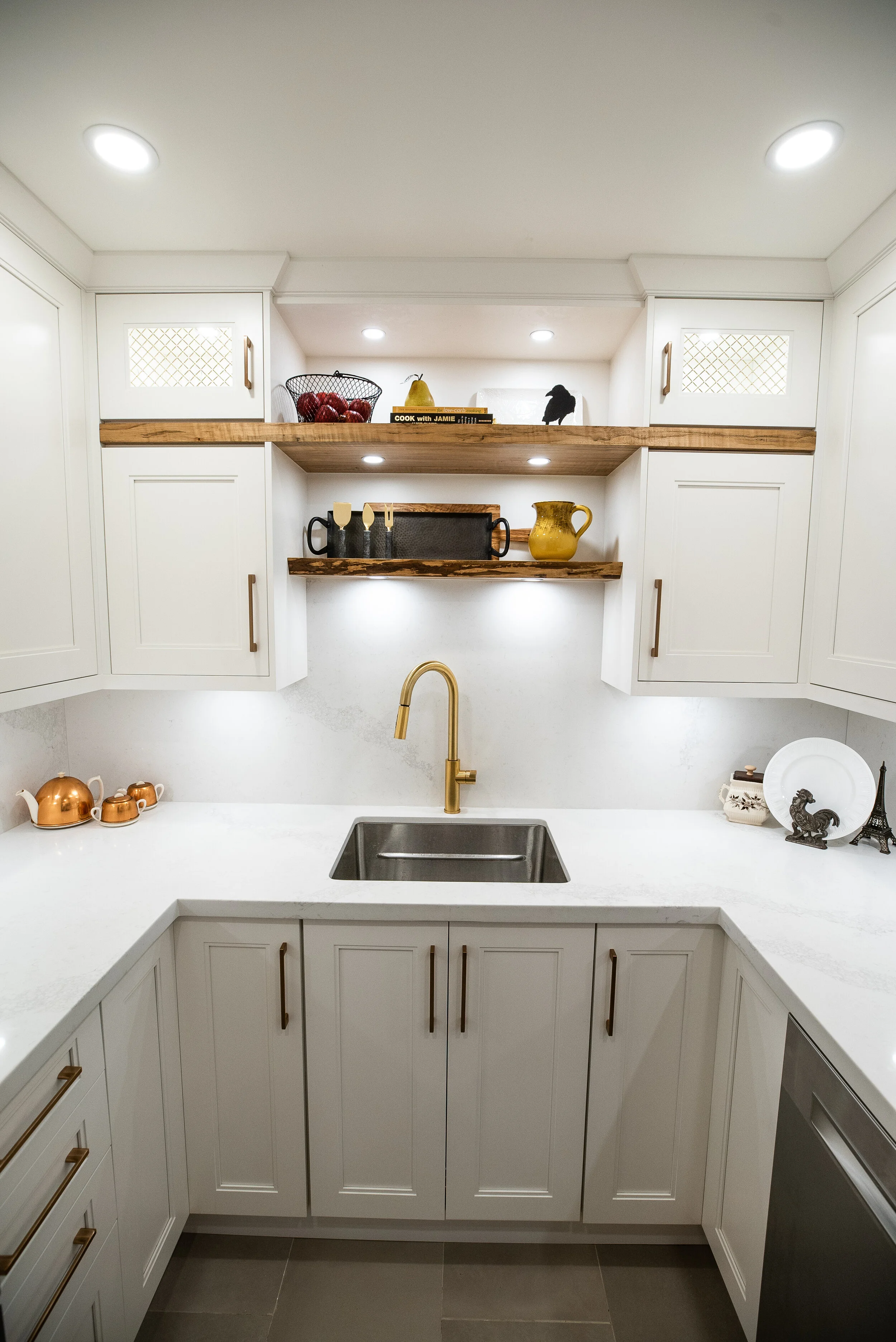 Contemporary — KITCHEN COURT