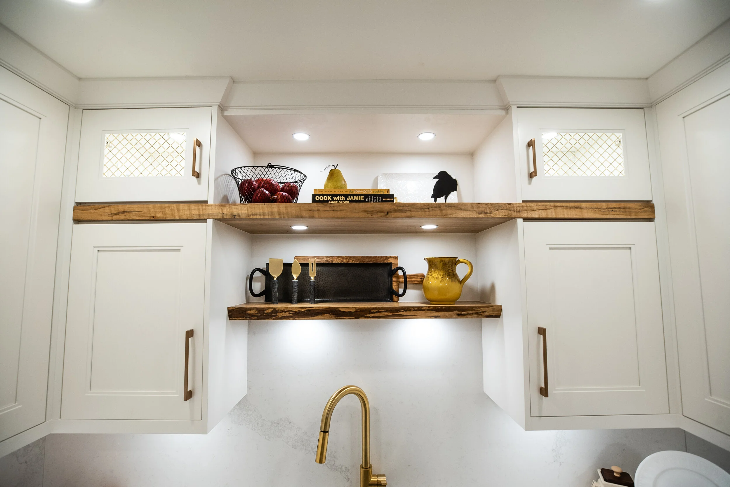 Contemporary — KITCHEN COURT