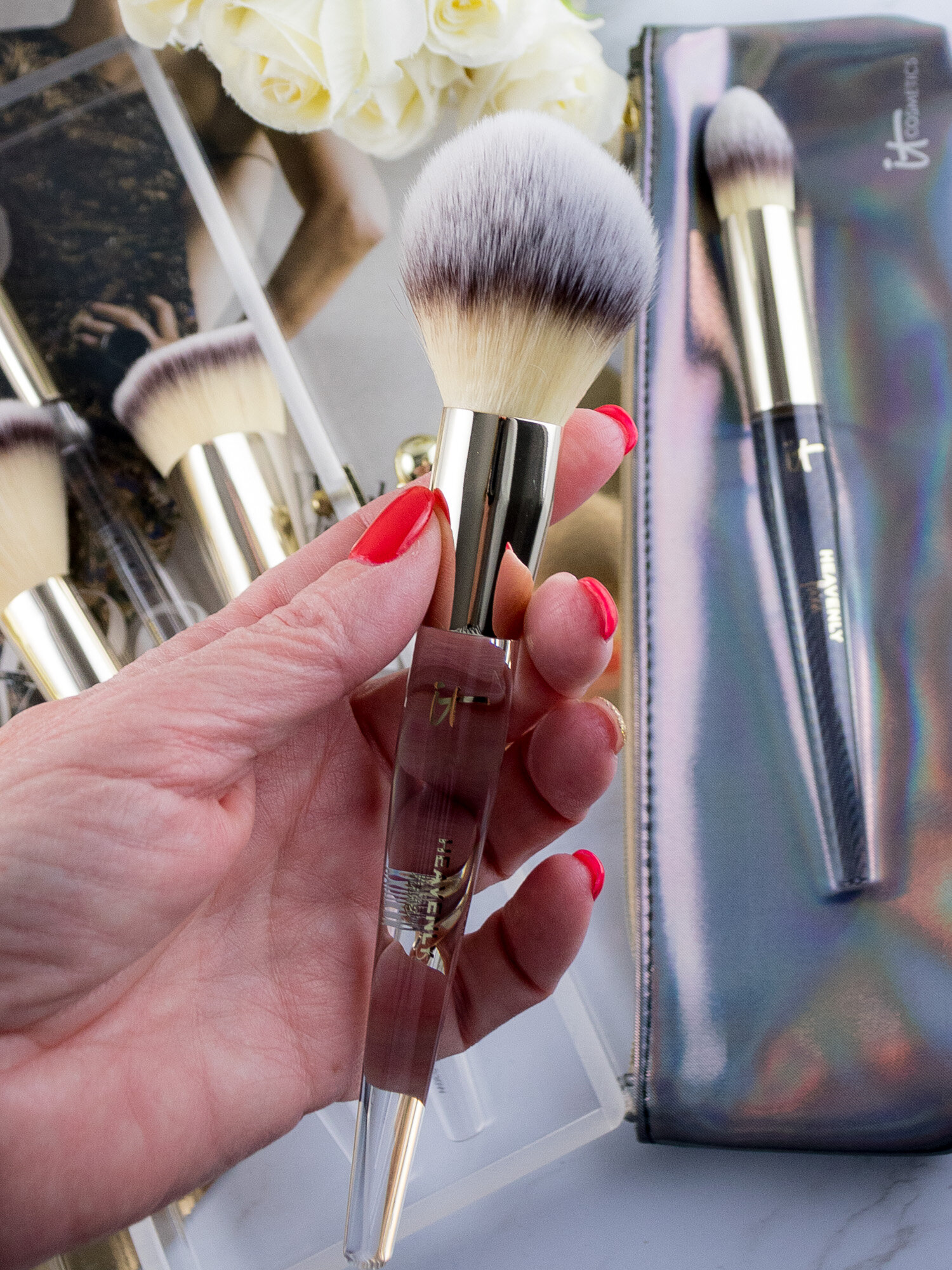 The Ultimate Brush Set: IT Cosmetics' Your Brush Magic — Beautiful ...