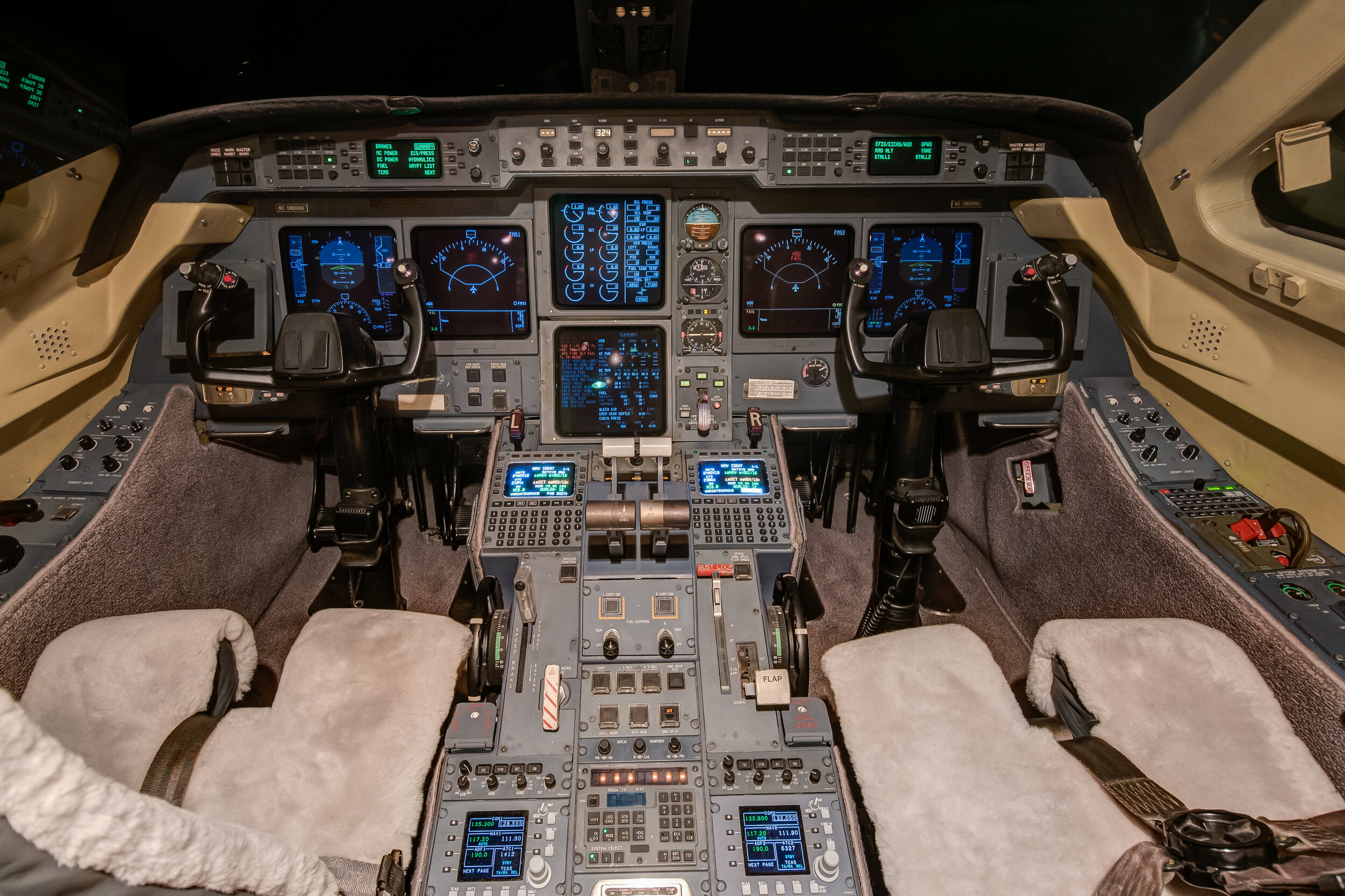 Gulfstream G5 Cockpit