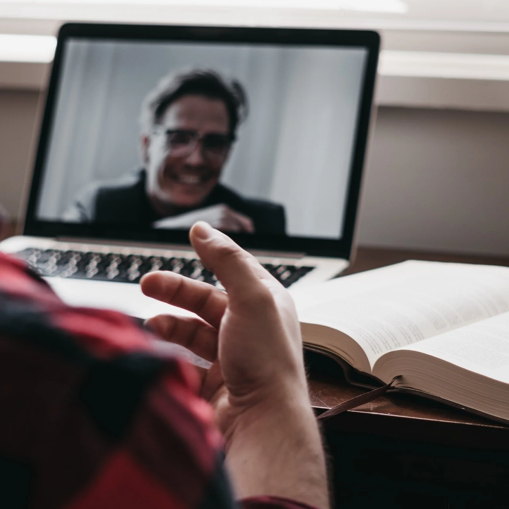 Remote Interpreter Services. Telephone, Skype & Zoom Translation