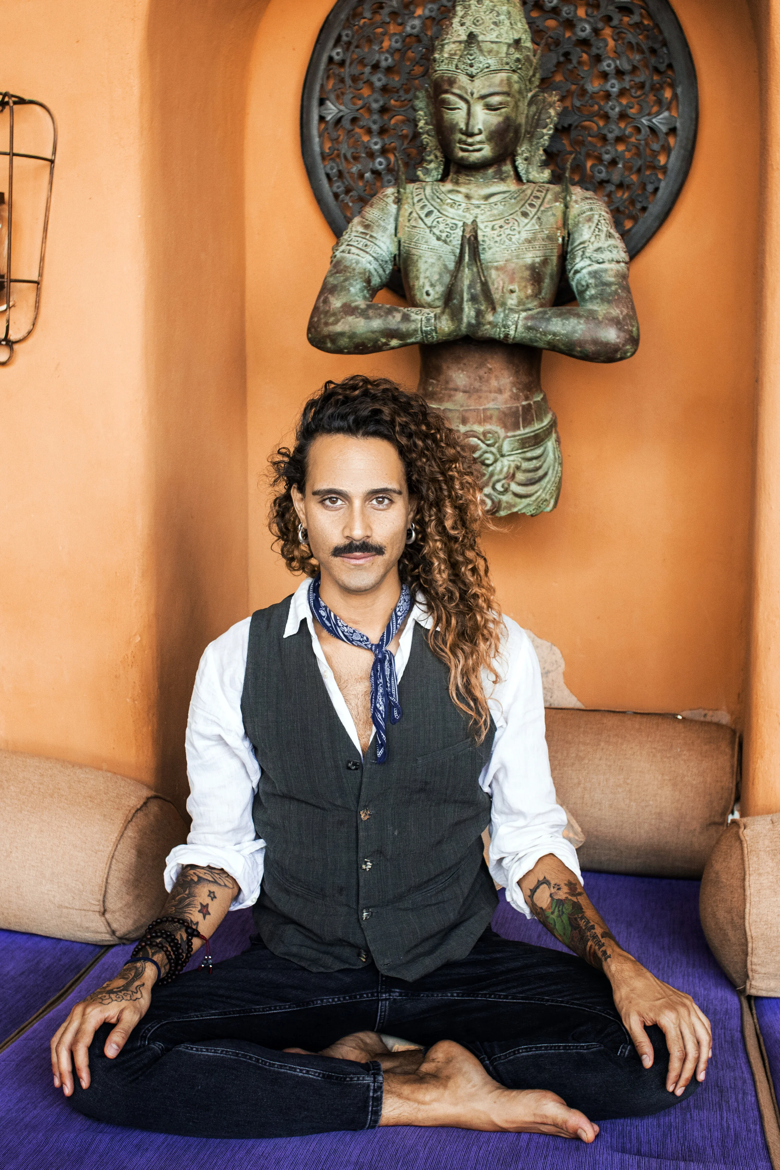 Spiritually Sassy Author Sah D’Simone Dances into Everett — Live in Everett