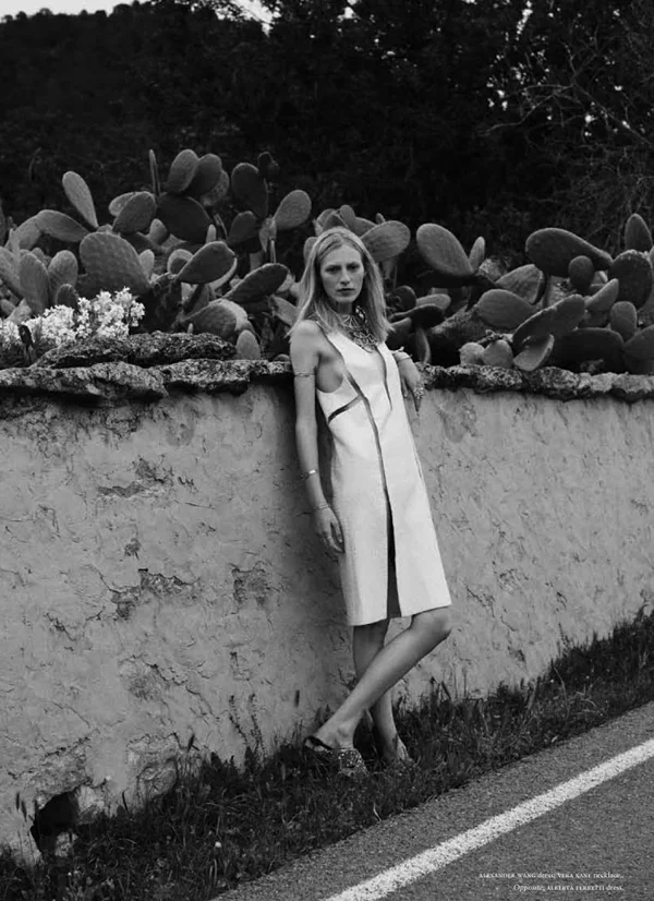 Julia Nobis Is A Dreamer For Russh April 2013 — Anne of Carversville