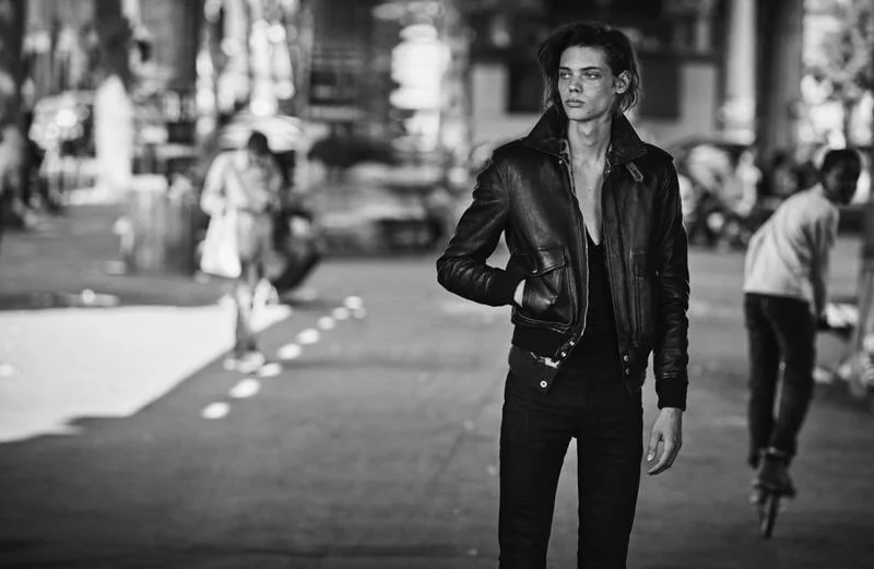 Matthew Brookes Snaps 'Kissing Story: New York to Paris' for DSECTION ...