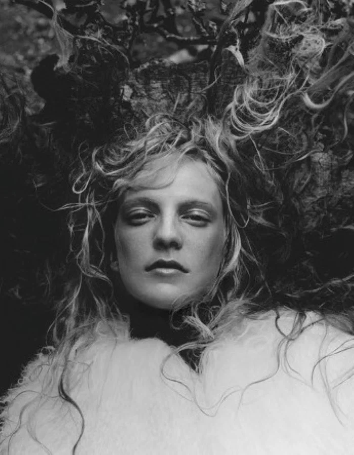 Emilie Evander Loves Nature For 'Venus In Furs' Lensed By Andrew Vowles ...