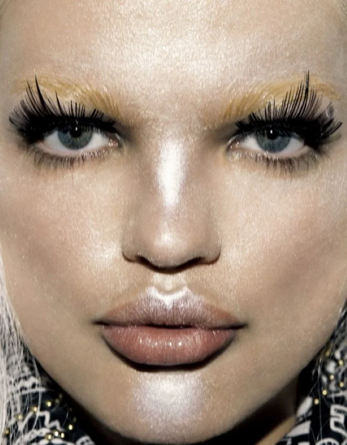 Daphne Groeneveld In "Manga Mirror' By David Dunan For Vogue Japan ...