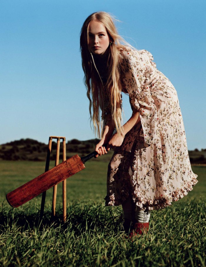Jean Campbell Enjoys 'Country Life' In Alasdair McLellan Images For ...