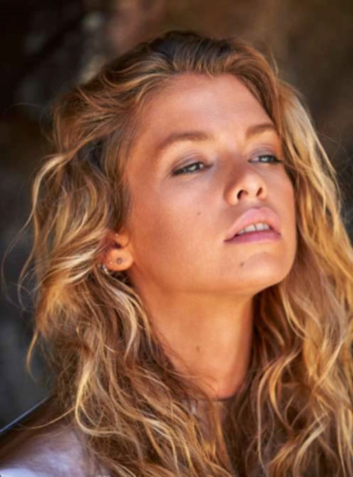 Stella Maxwell Is Beach Beauty In Gilles Bensimon Images For Elle ...