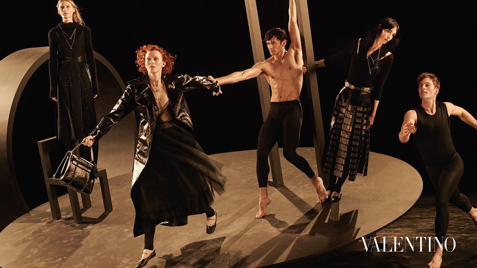 Steven Meisel Captures Models In Motion For Valentino Fall 2016 Ad ...