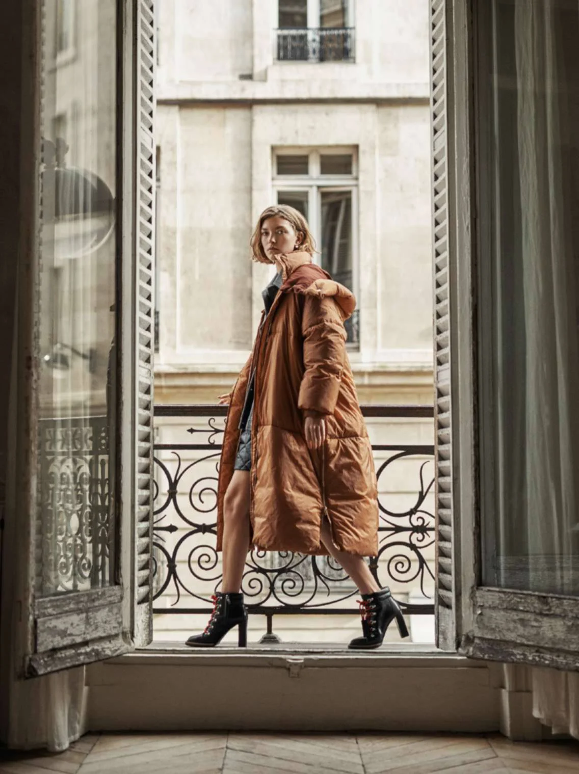 Arizona Muse Poses For 'Early In The Morning' By Steven Pan For Elle ...