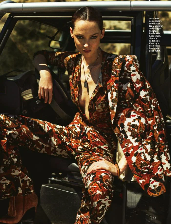 Carla Crombie Wears Battle-Ready Looks By Tomás de la Fuente For Mujer ...