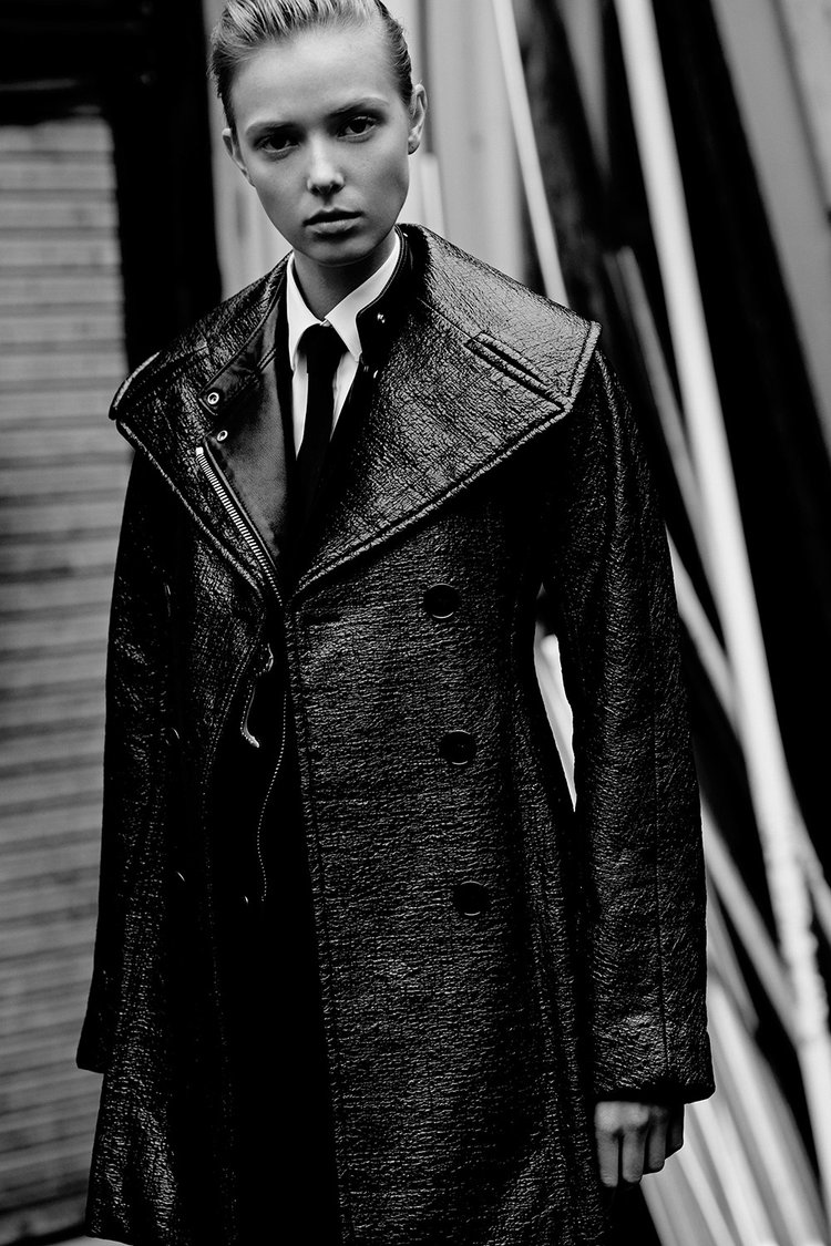 Collier Schorr Flashes 'Glossy Power' For Vogue China October 2016 ...