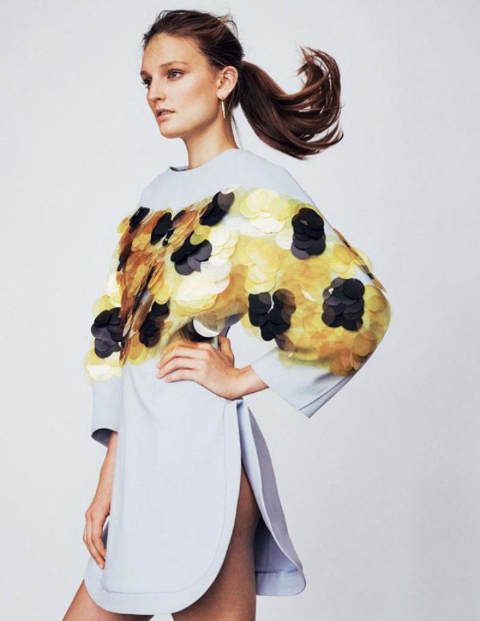 Julia Fleming Shines Brightly By Dean Isidro For Grazia Italia December ...