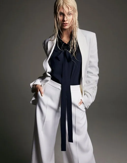 Greg Kadel Captures Camila Morrone For Vogue Spain February 2017 — Anne ...