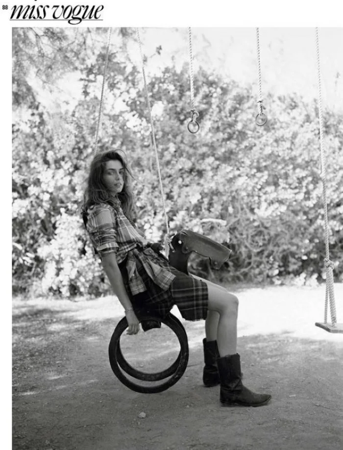 Dan Martensen Eyes Andreea Diaconu In 'L'air libre' For Vogue Paris ...