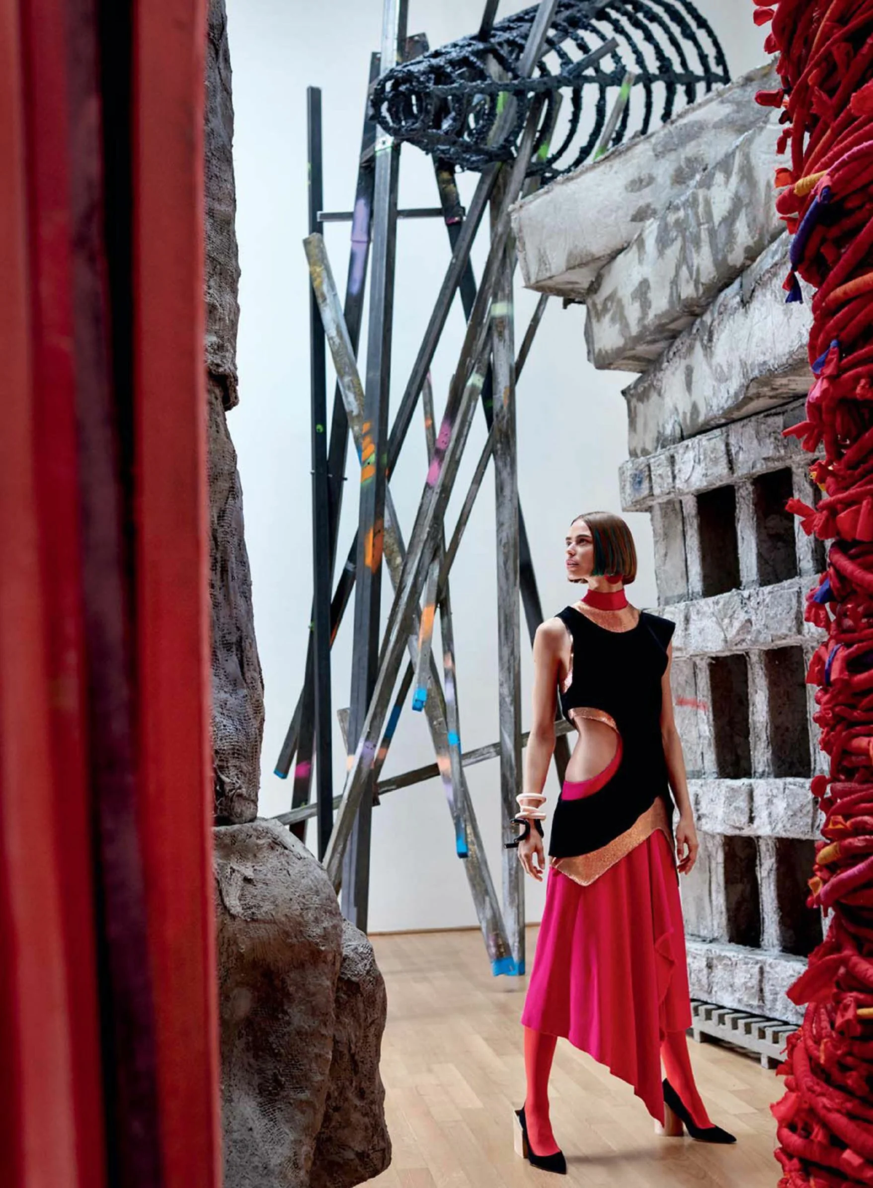 Birgit Kos Takes Venice, Lensed By Mario Testino In 'Wonder World' For ...