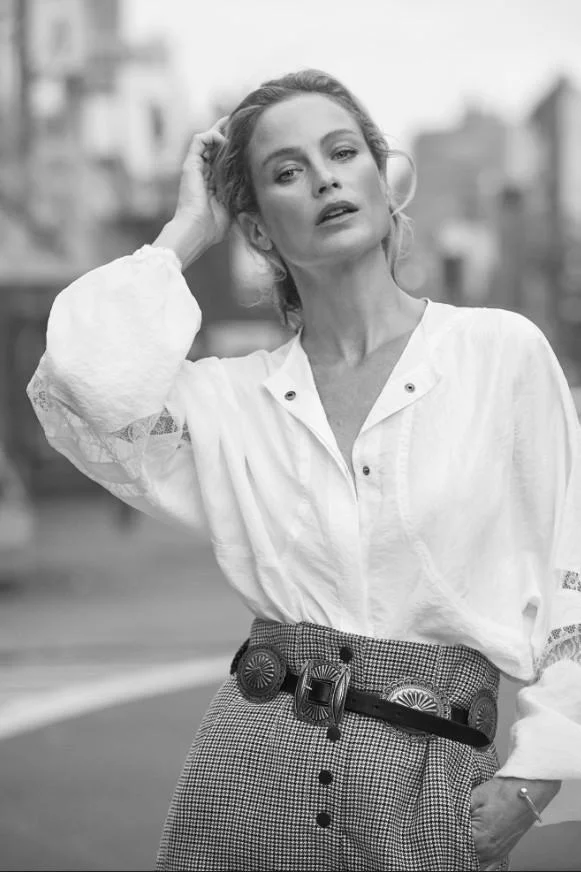 Carolyn Murphy Chills In 'Desde El Lejano Oeste' By Will Davidson For ...